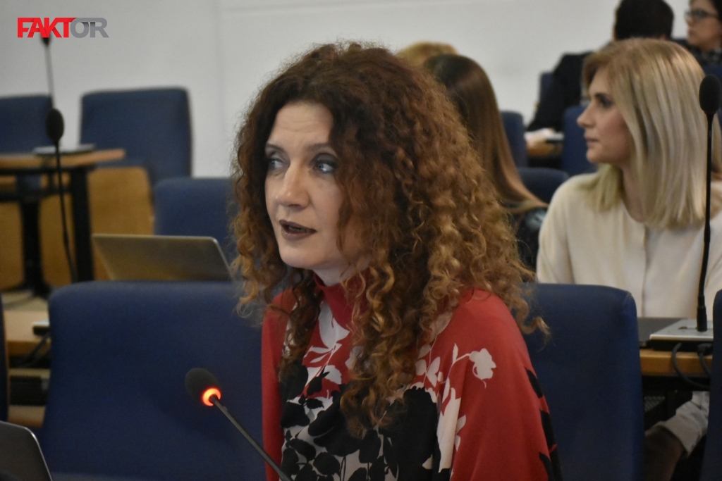 Tužna i tegobna je atmosfera u skupštinskoj sali danas... - BH Reporter