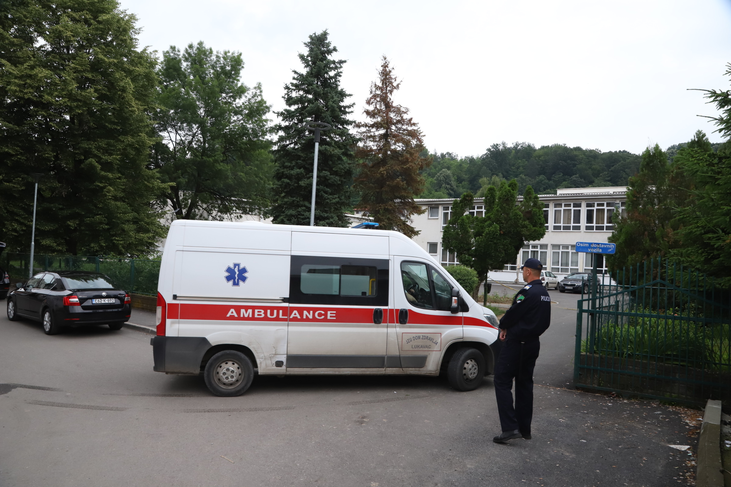 Sekretar OŠ "Lukavac Grad": Nastavnik Osmanović se oporavlja, a i mi sa ...