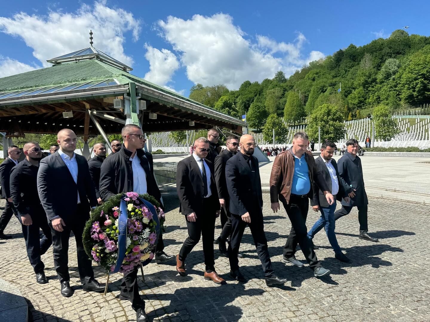 Ministar Ramo Isak posjetio Srebrenicu, u Potočarima klanjao i džuma ...