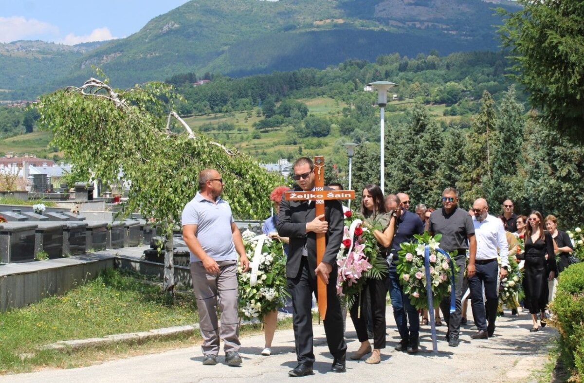 Ugledni prof. dr. Željko Šain sahranjen na gradskom groblju "Bare" - BH ...