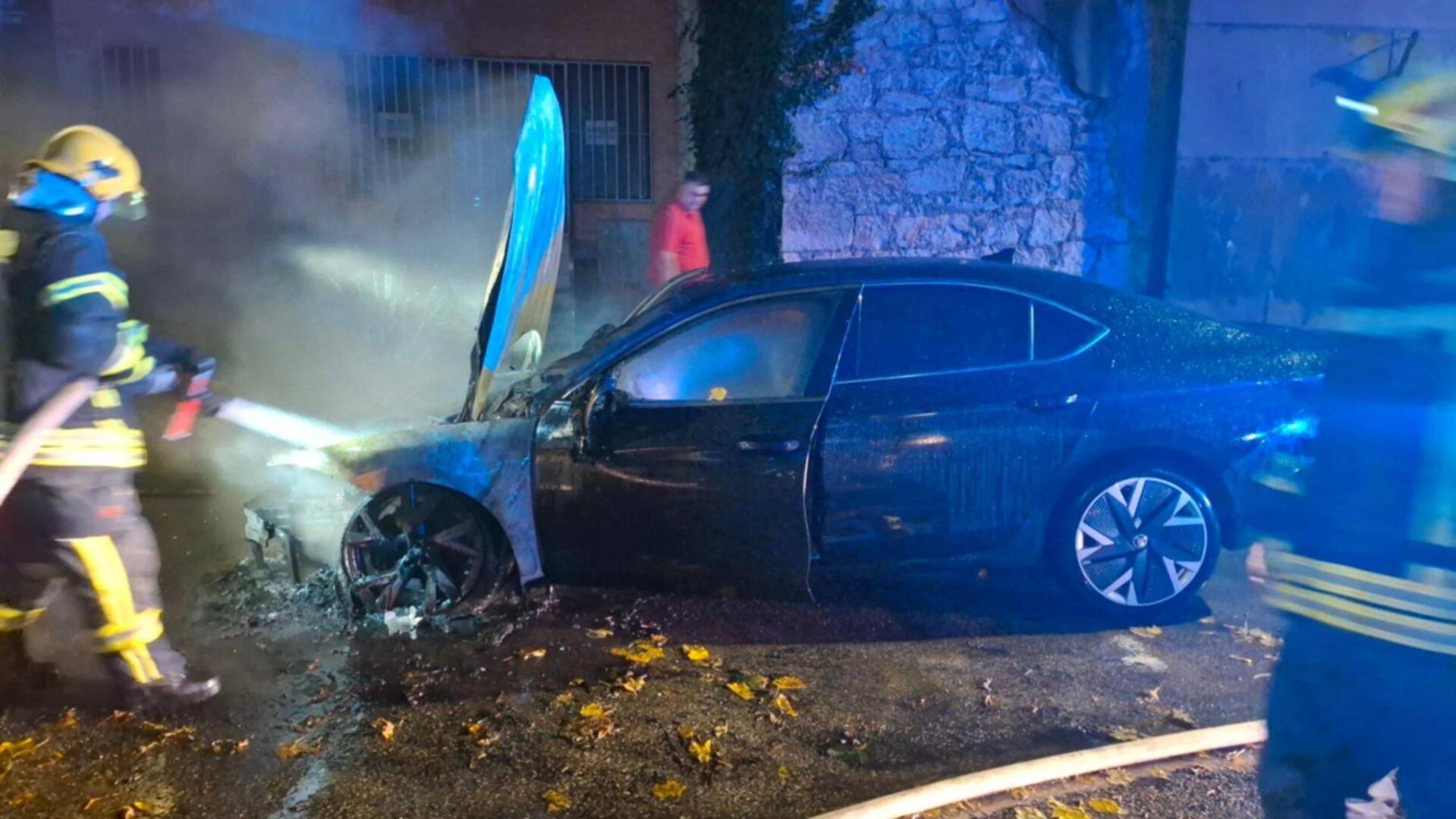 Zapaljeno službeno auto Grada Mostara koje koristi Mario Kordić - BH ...